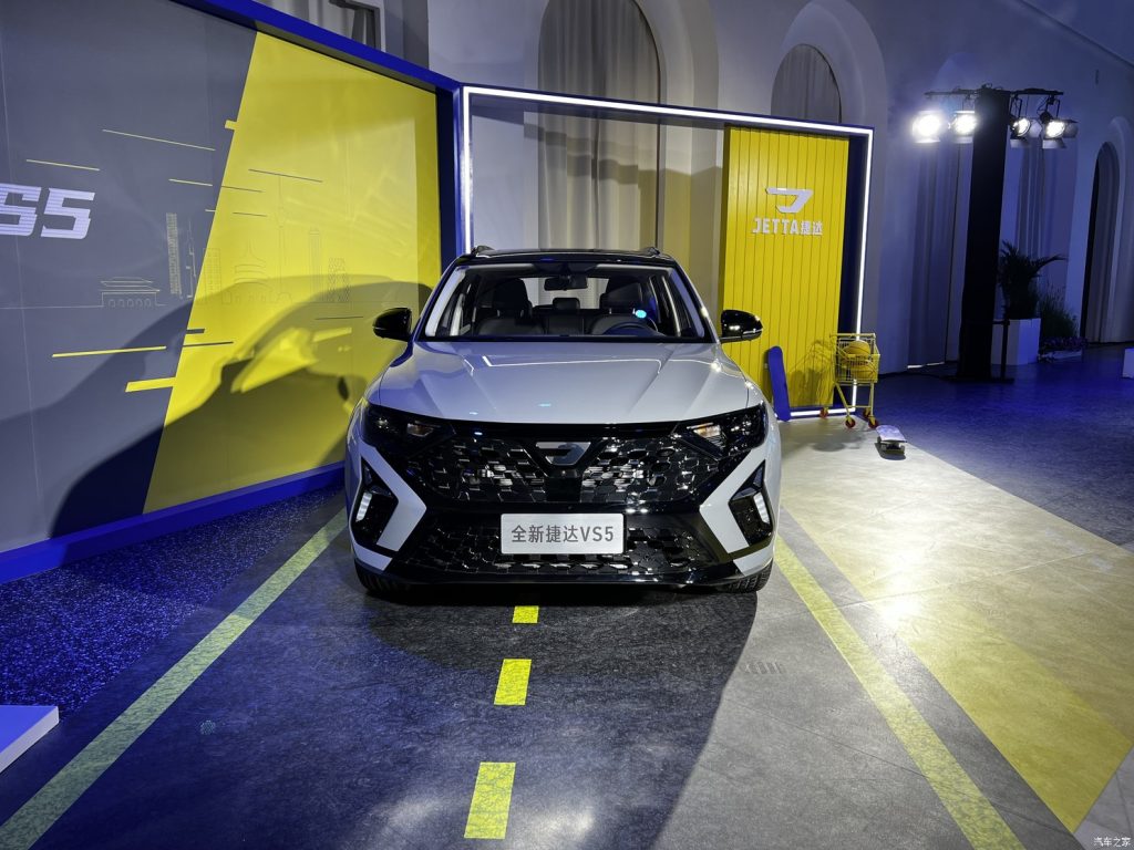 Компанія Volkswagen презентувала новий недорогий кросовер Jetta VS5 2024 – SUV News