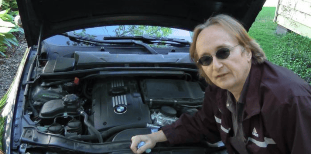 Якщо ви робите цю дурницю зі своїм авто, то гарантовано вбиваєте двигун ...